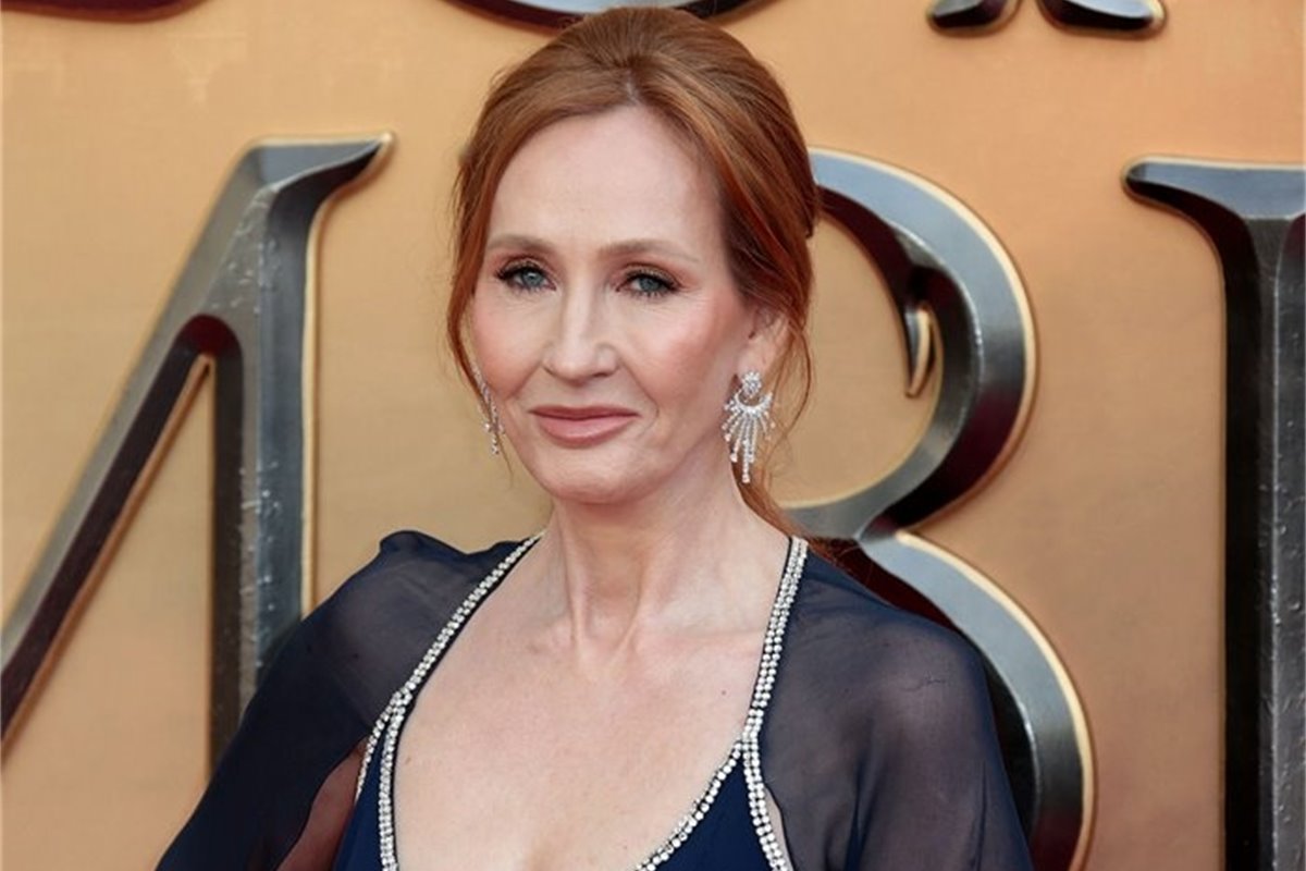 Holyrood Article | JK Rowling launches women-only service for sexual ...