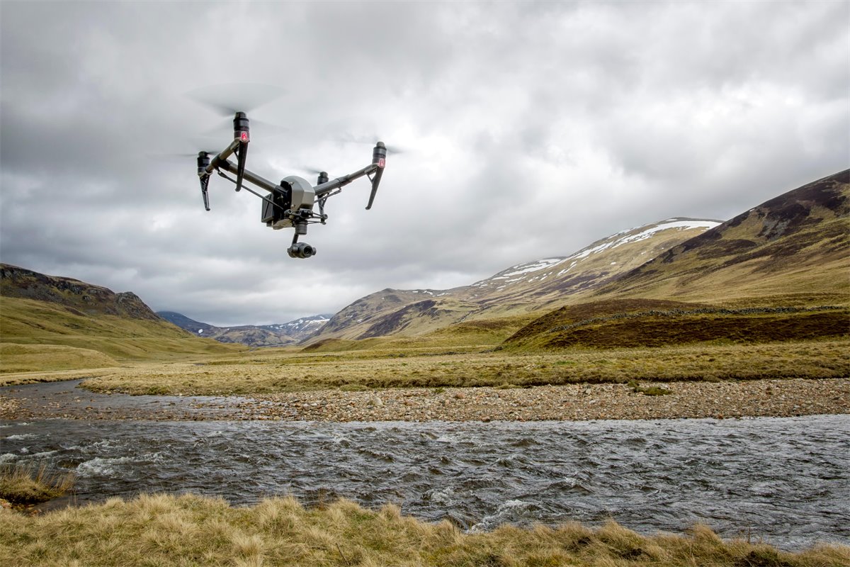 UK Government announces a £530,000 boost for experimental drones in ...