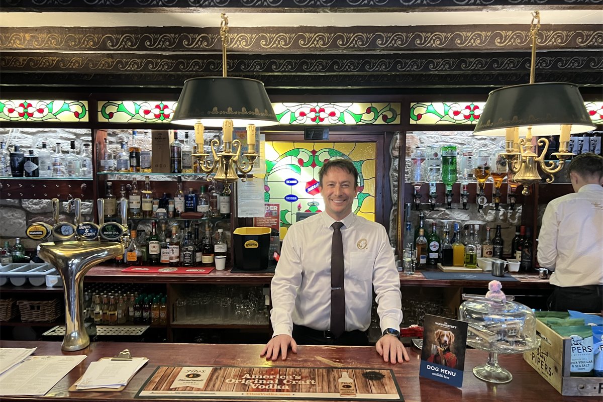 Holyrood Inside Politics | Last orders: Scotland's pubs face a tough ...